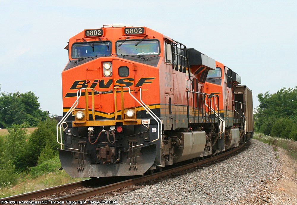 BNSF 5802